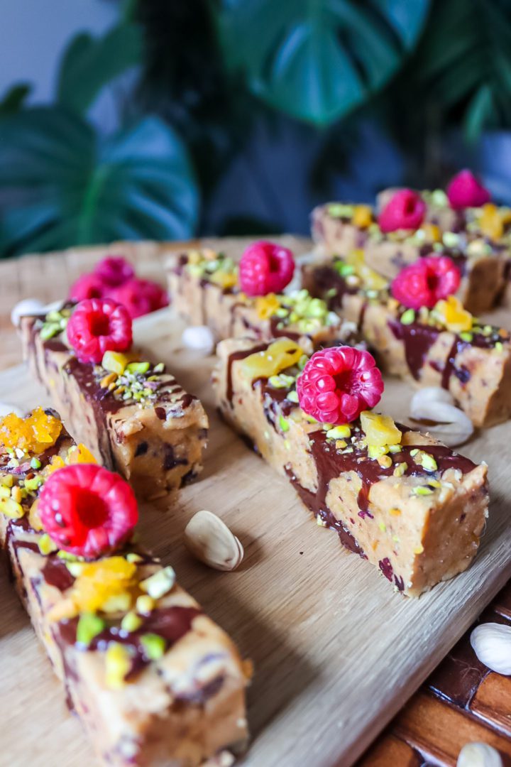 Batony z masłem orzechowym i pistacjami » Ze smakiem na "Ty"